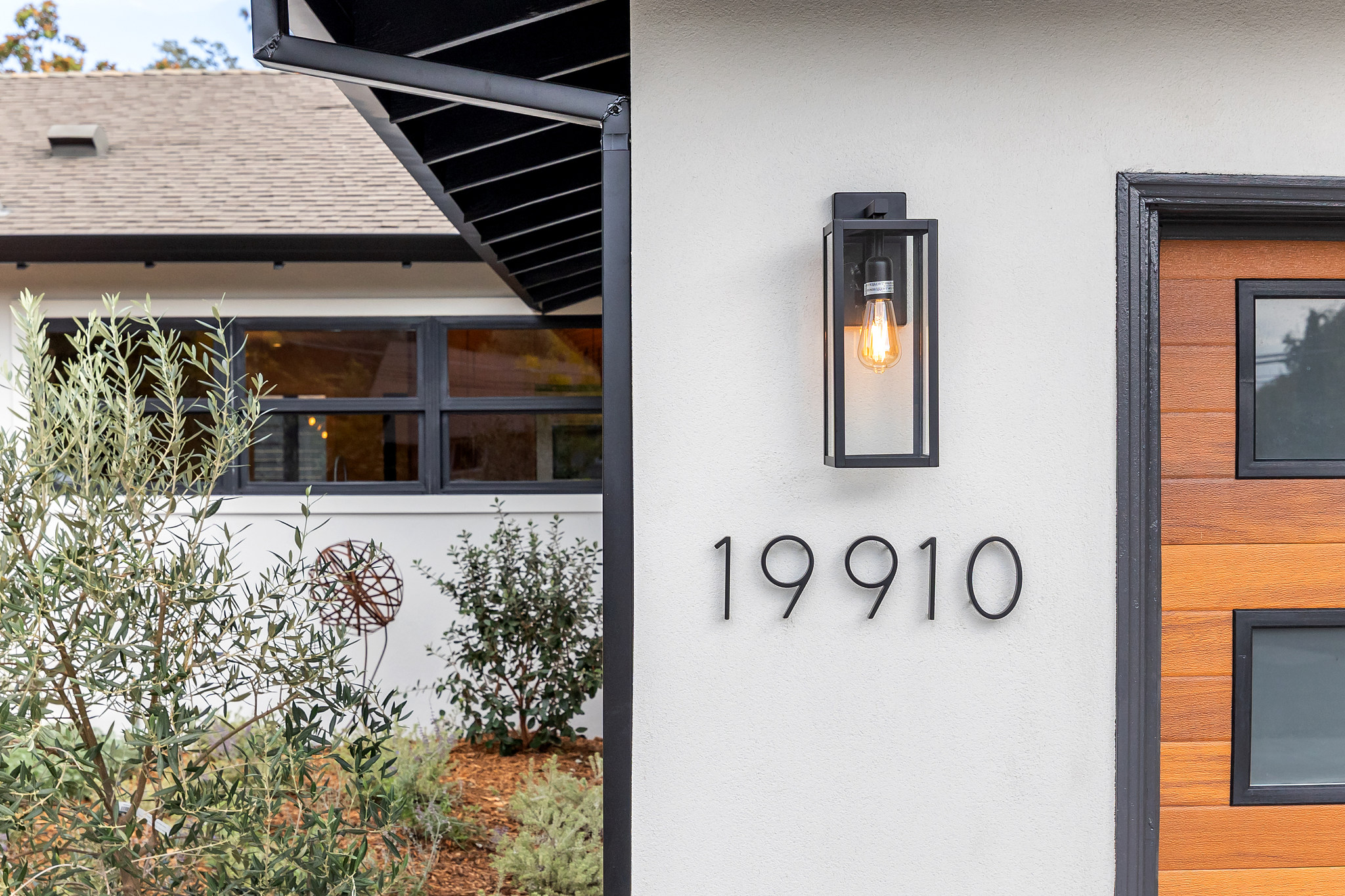 Stunningly Updated 1950s Ranch House in Sonoma Asks $2.45 Million ...